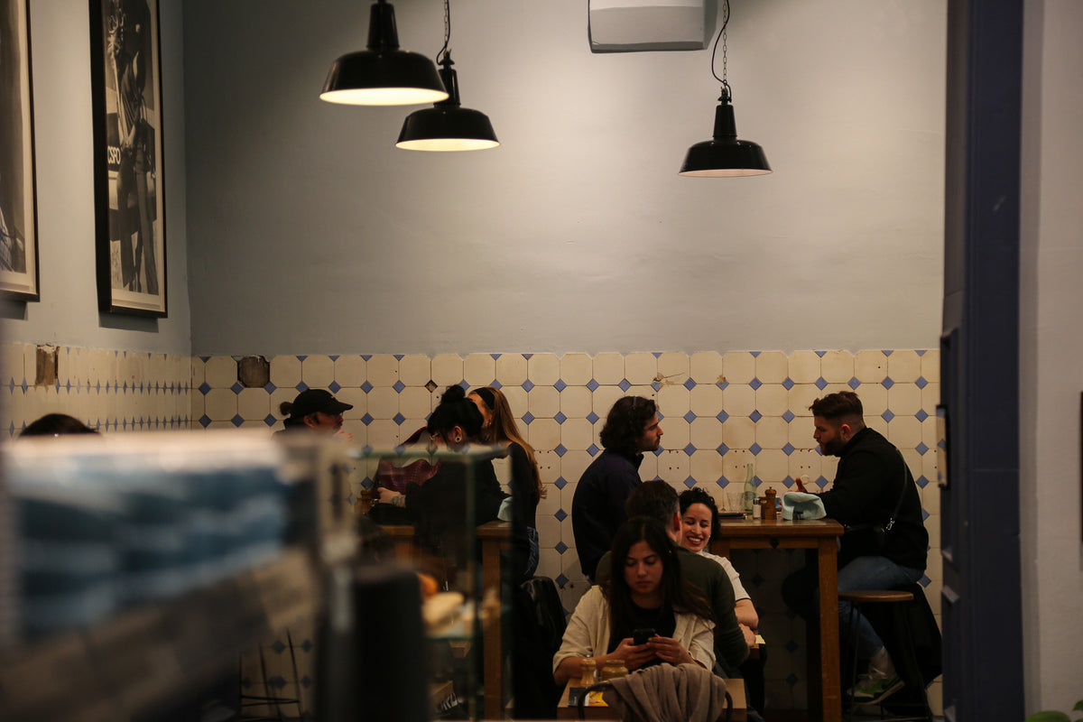 The Art of Balancing: A Waiter’s Dance Between Fact and Expectation ...